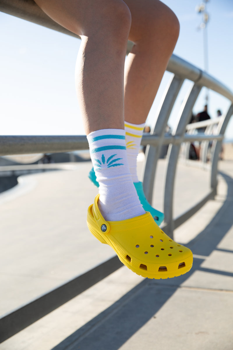 Classic Mismatch Socks (White) – Soloflow Brand